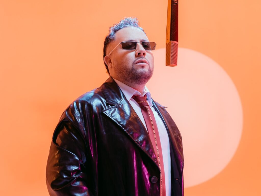 Tony Di Marco presenta “Ella no vino” - Billboard Argentina | Billboard ...